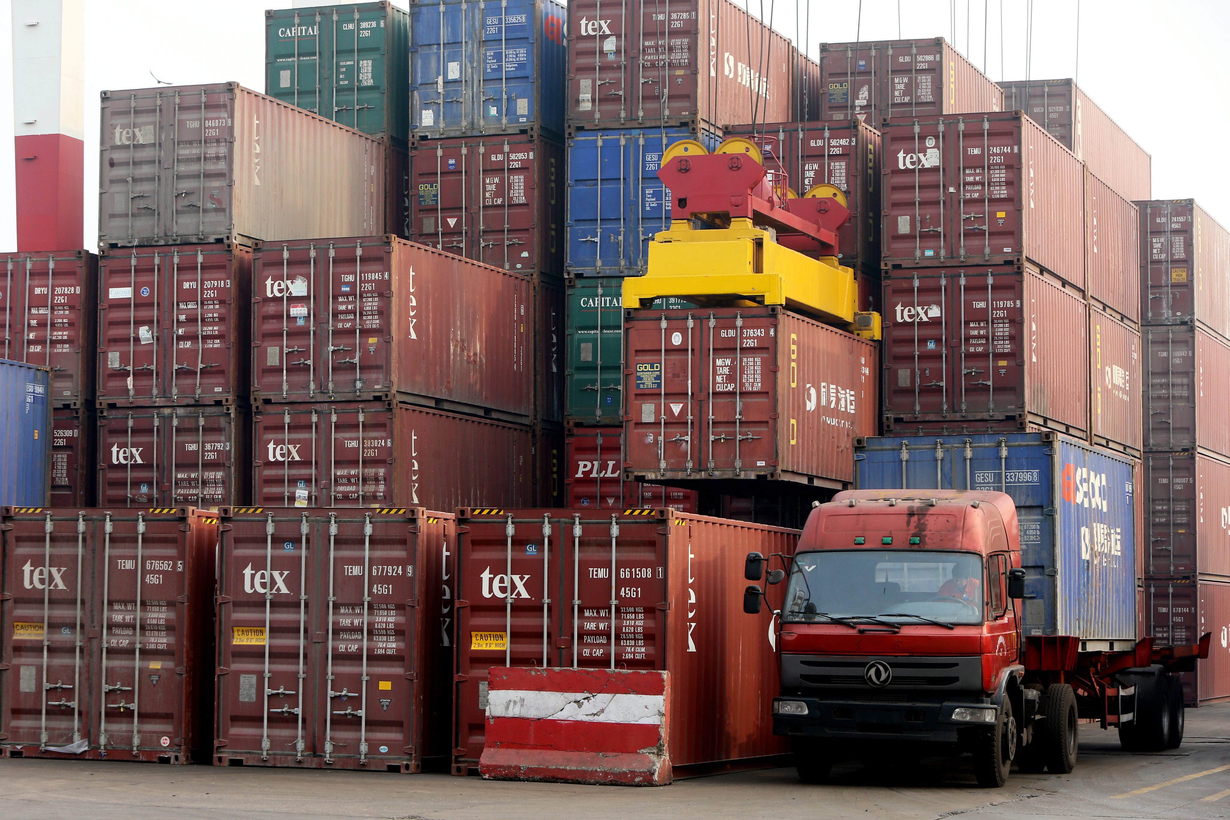 Macau's merchandise trade rises in 2021 | Macau Business