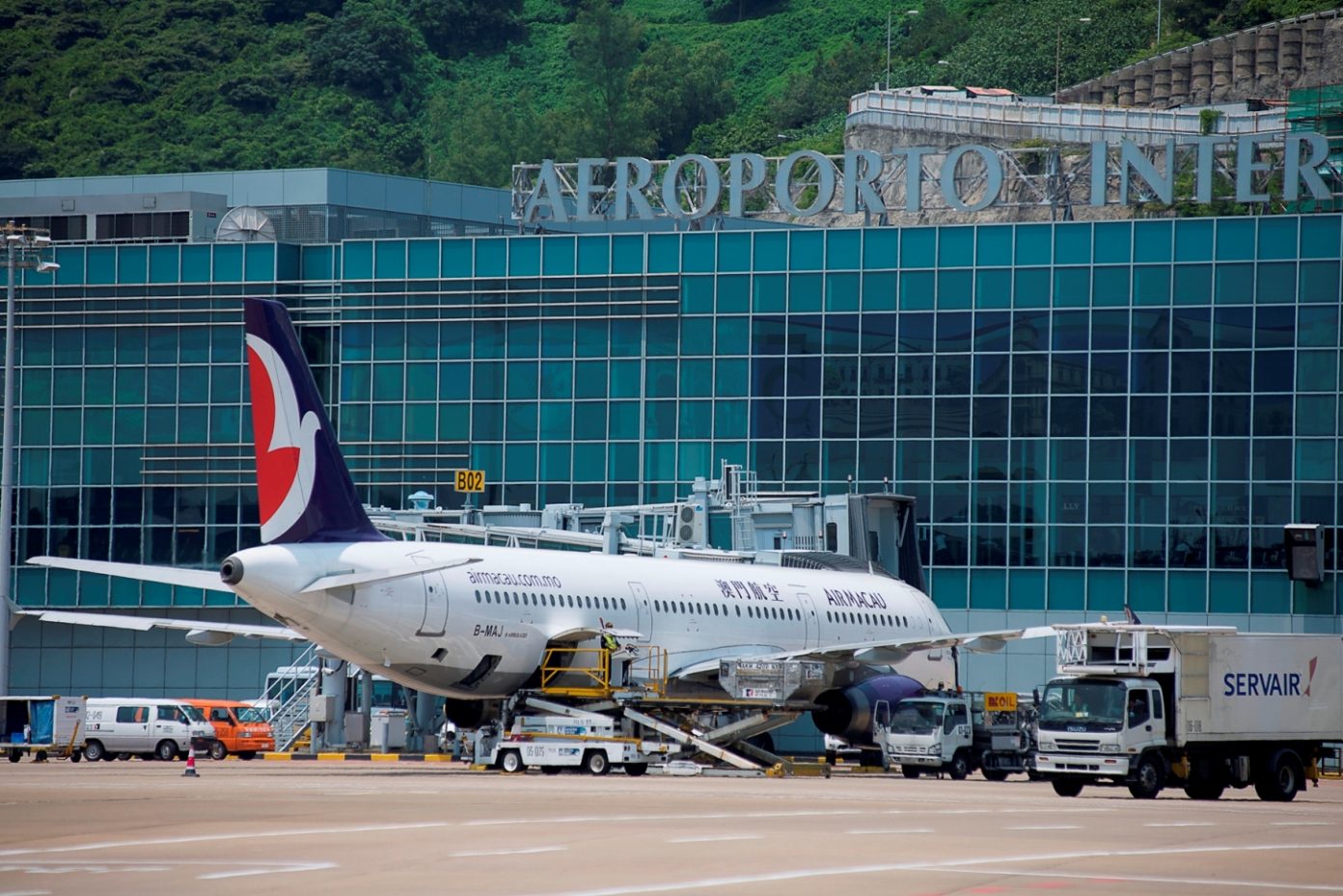 Gov’t considers airport expansion | Macau Business
