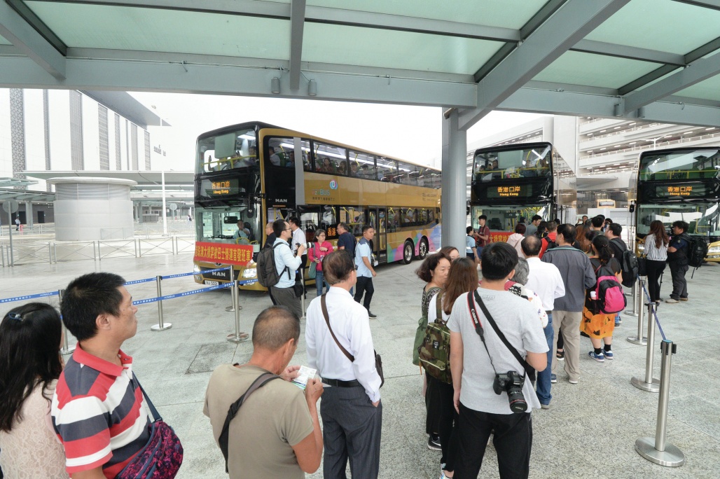 Macau | HZMB sees 1.79 million passengers in first month - Chinese gov ...