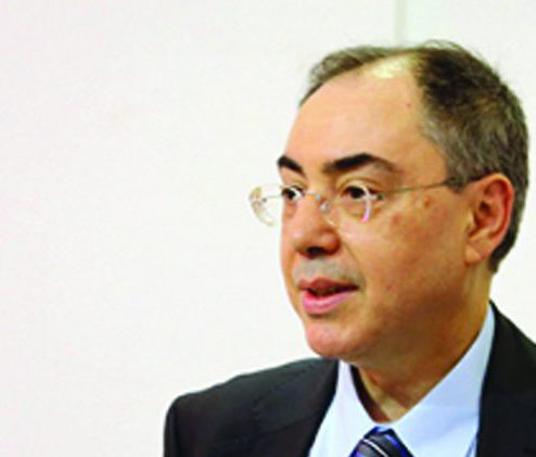 Book reveals 'minority' of MPs role in Macau | Macau Business