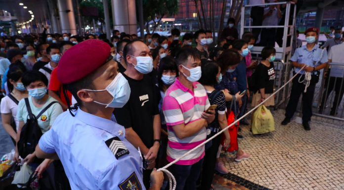 Gongbei Border cross-border traffic back to half of pre-pandemic numbers